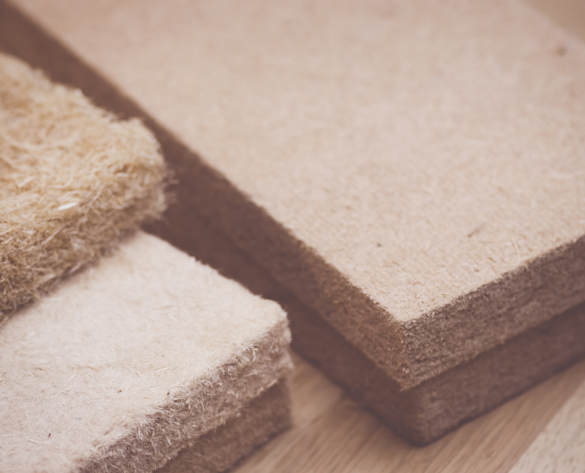 Hemp and cellulose wadding insulation: how to treat them?